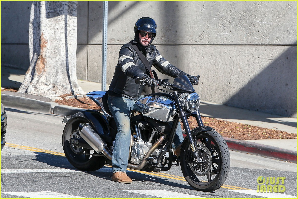 Keanu Reeves Starts His New Year with a Ride on His Motorcycle: Photo ...