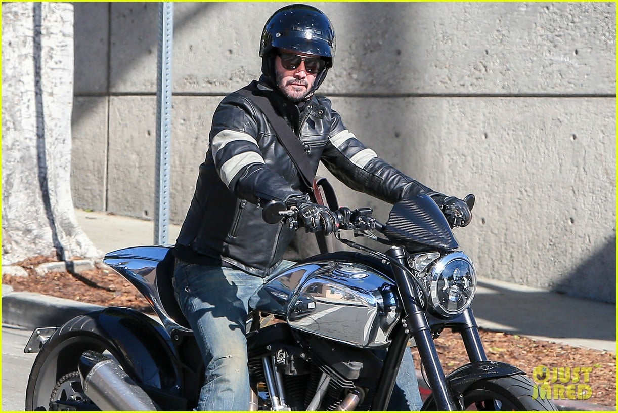 Keanu Reeves Starts His New Year with a Ride on His Motorcycle: Photo ...