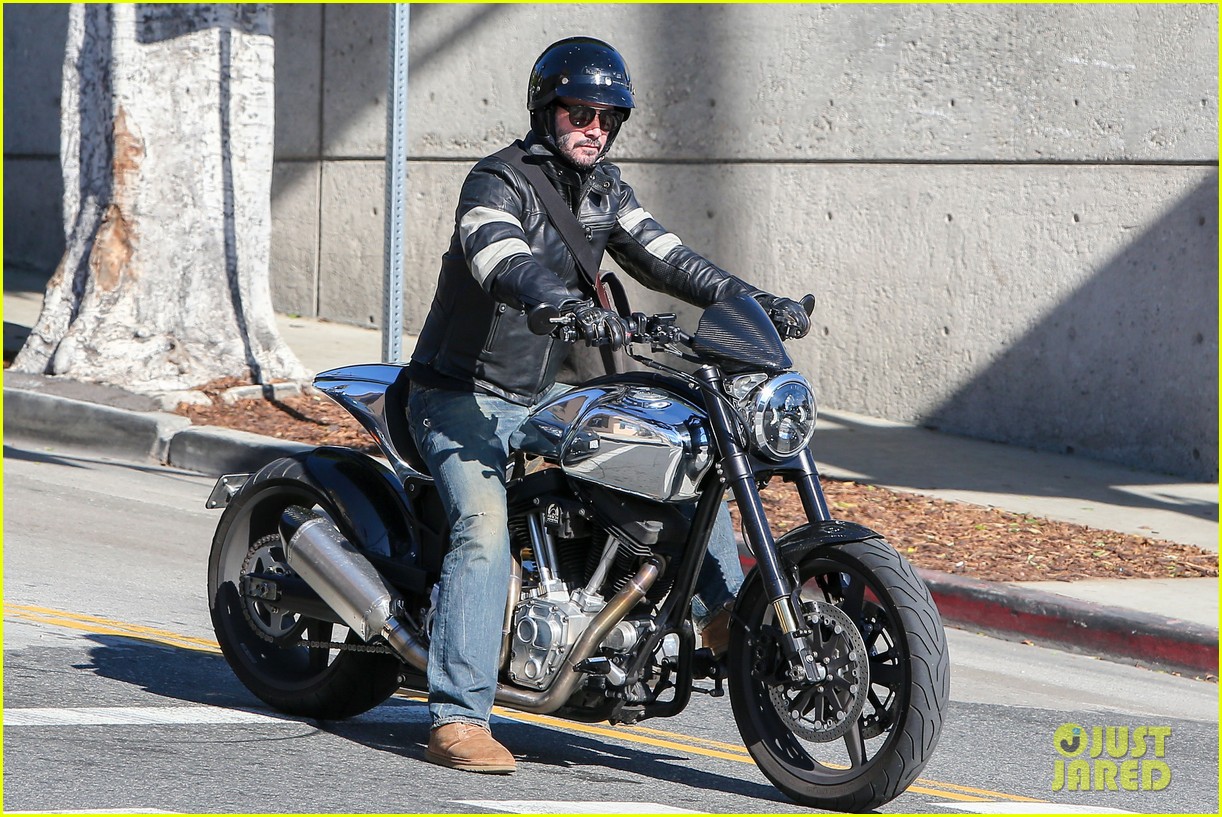 Keanu Reeves Starts His New Year with a Ride on His Motorcycle: Photo ...
