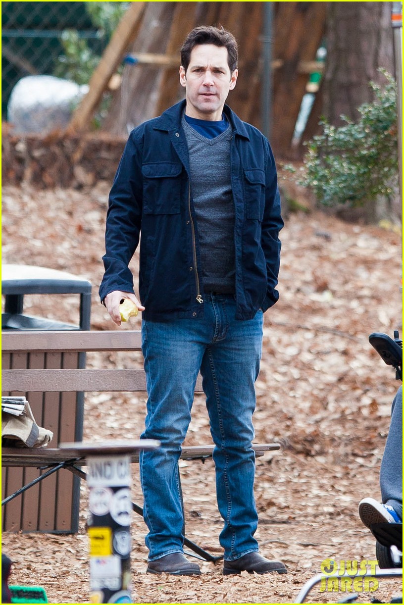 Paul Rudd Looks Horrified By His Snack On Set: Photo 3287030 | Paul ...