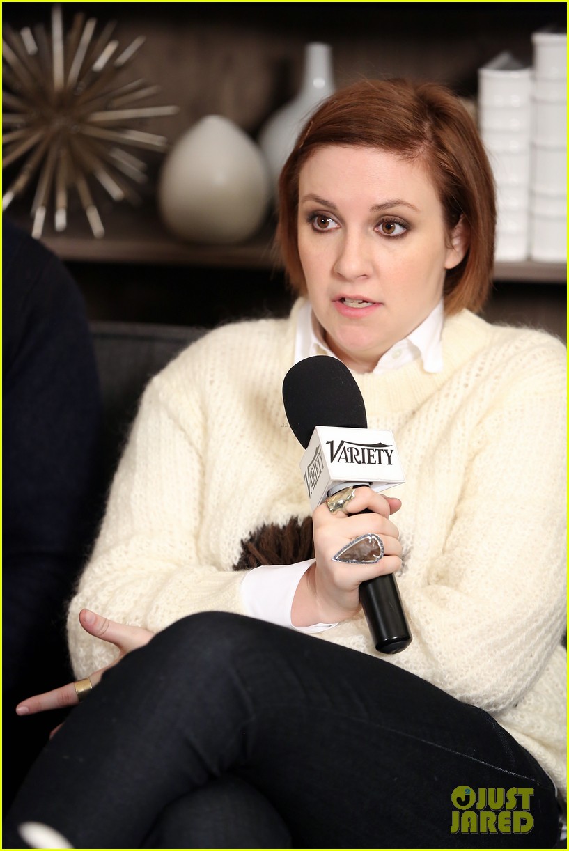 Ryan Reynolds Jokes That He's Tried Breastfeeding His Newborn Baby ...