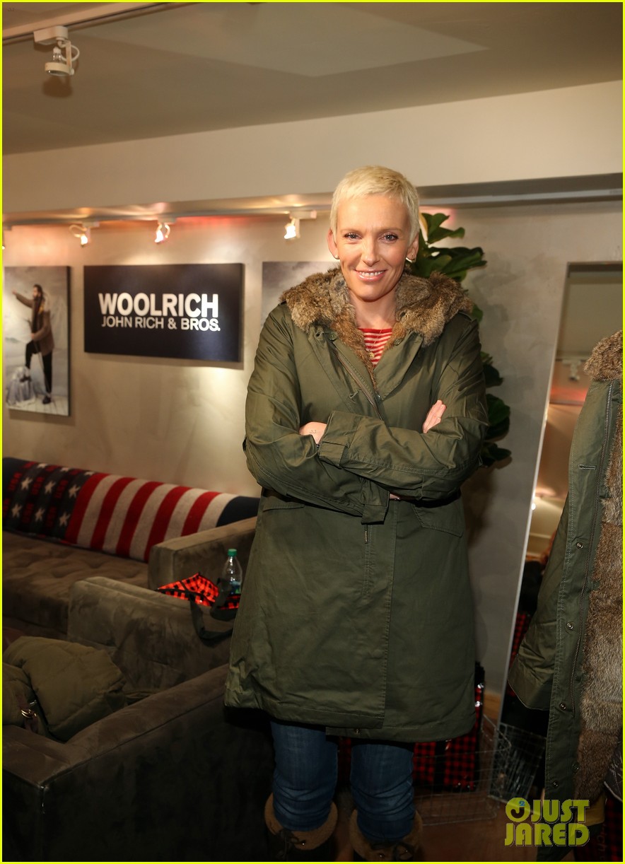 Ryan Reynolds Jokes That He's Tried Breastfeeding His Newborn Baby ...