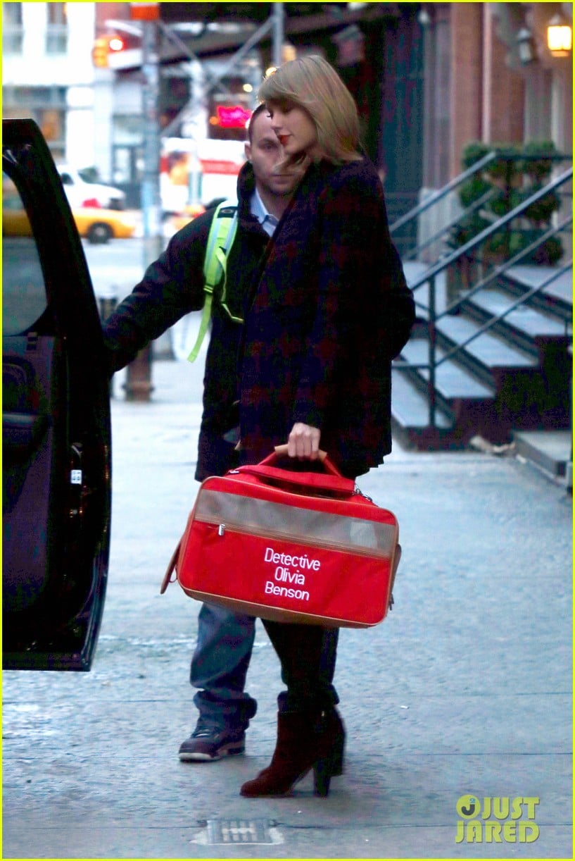 Taylor Swift Loves the Cop Singing 'Shake It Off' : Photo 3284062 ...