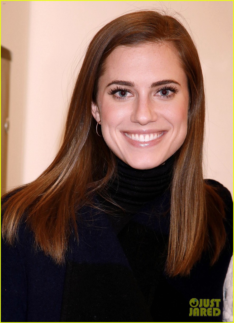 Allison Williams Is Feeling 'Beautiful' for Her Broadway Visit: Photo ...