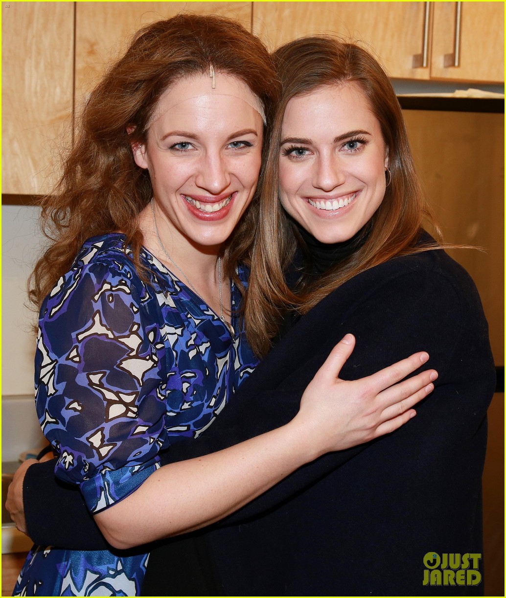 Allison Williams Is Feeling 'Beautiful' for Her Broadway Visit: Photo ...