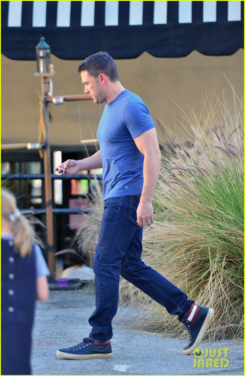 Ben Affleck's Batman Muscles Keep Getting Bigger & Bigger!: Photo ...