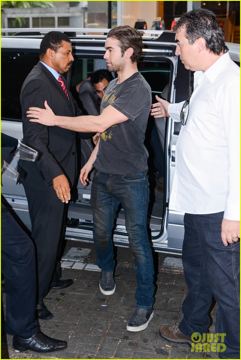 Chace Crawford Heads Down to Brazil to Meet His Fans: Photo 3304348 ...