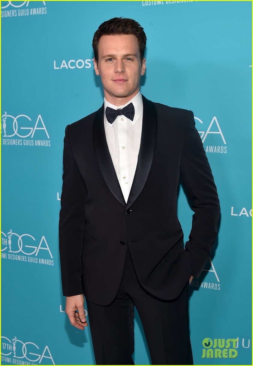 Jonathan Groff Sure Is 'Looking' Fine at the CDGAs!: Photo 3306619 ...