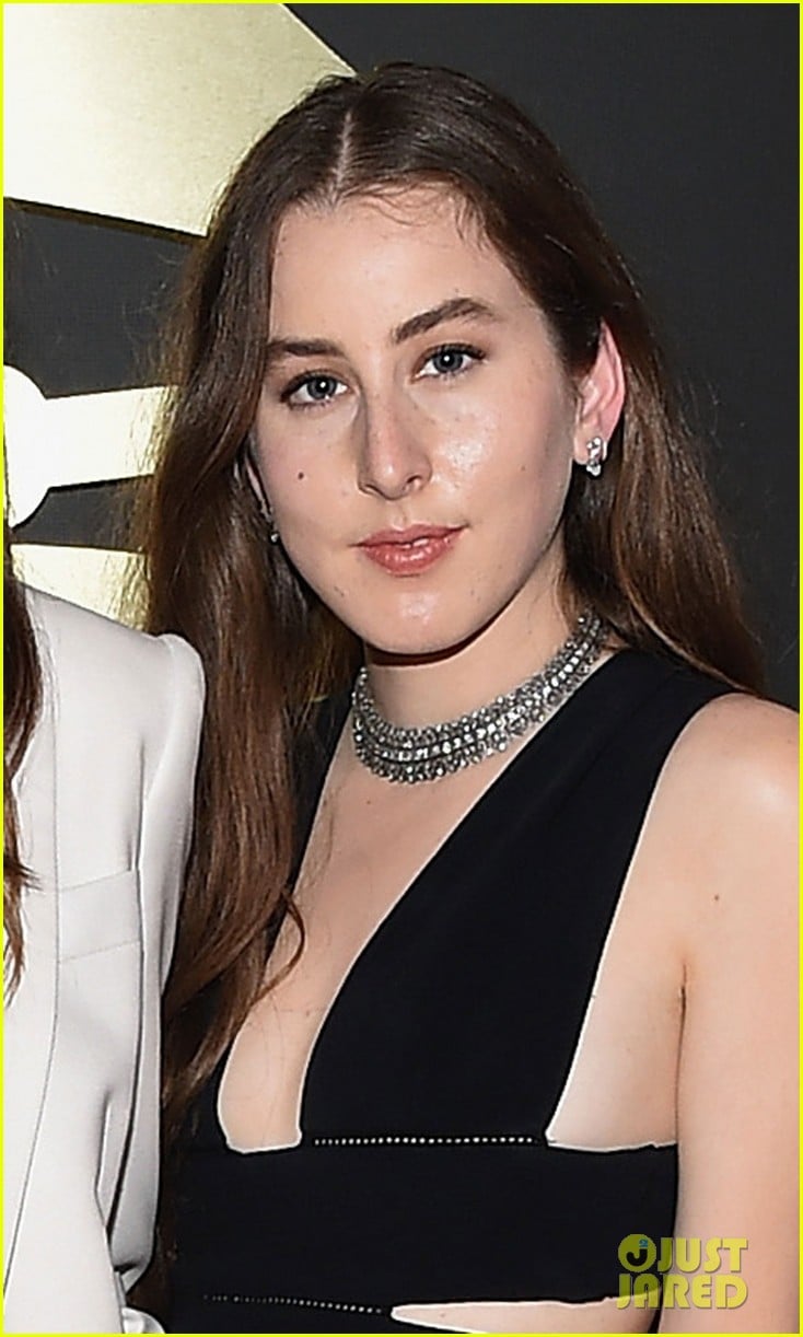 Haim Gets Ready to Dance the Night Away with Taylor Swift at Grammys ...