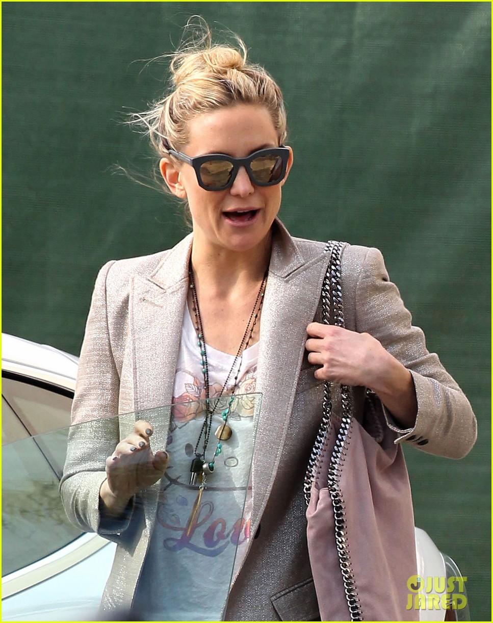 Kate Hudson Shows Off Her Svelte Figure Before Lunch: Photo 3315918 ...