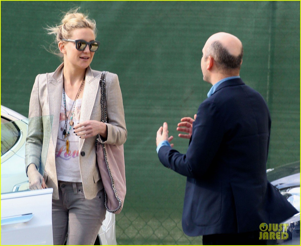 Kate Hudson Shows Off Her Svelte Figure Before Lunch: Photo 3315927 ...