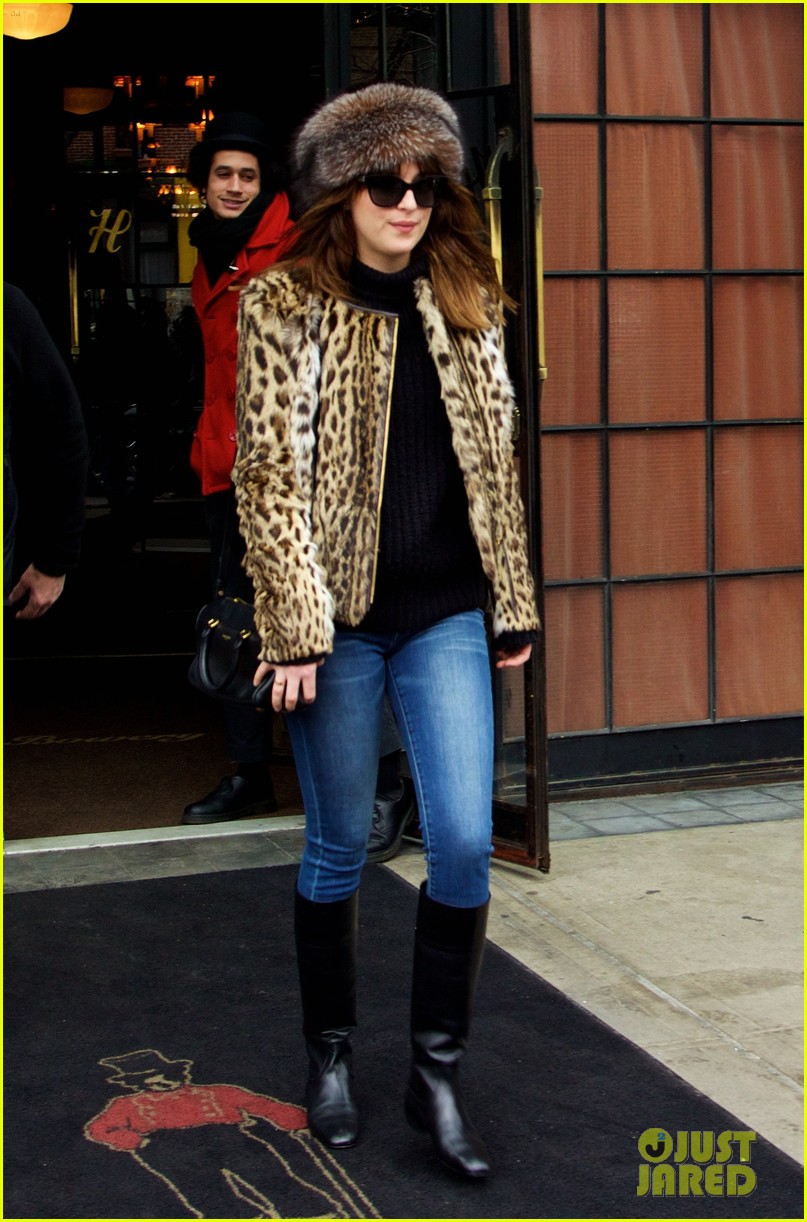 Dakota Johnson Reveals Her Favorite 'Fifty Shades of Grey' Sex Scene ...