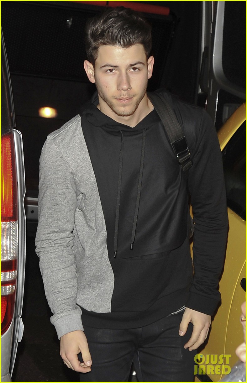 Nick Jonas Covers Kanye West's 'Only One' - Listen Now!: Photo 3312924 | Kanye West, Nick Jonas ...