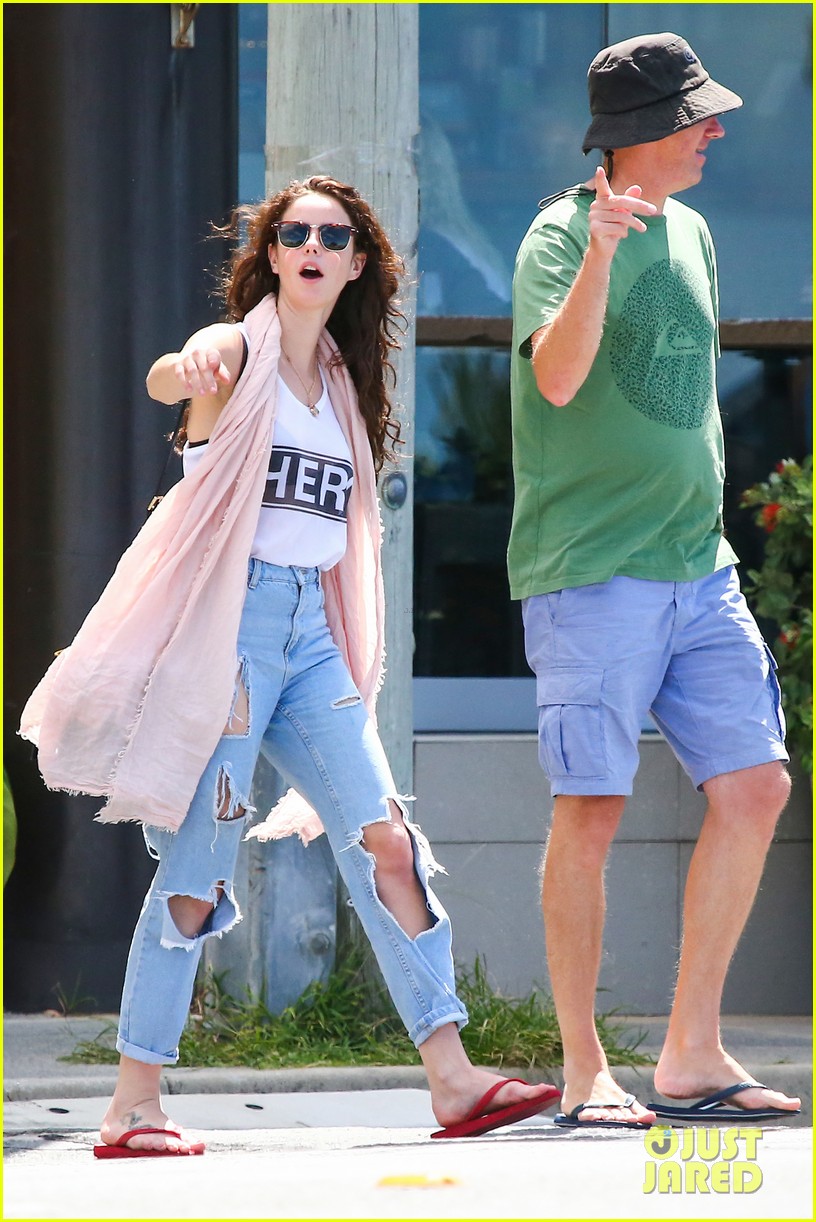 Kaya Scodelario Checks Out Sydney with Fiance Benjamin Walker: Photo ...