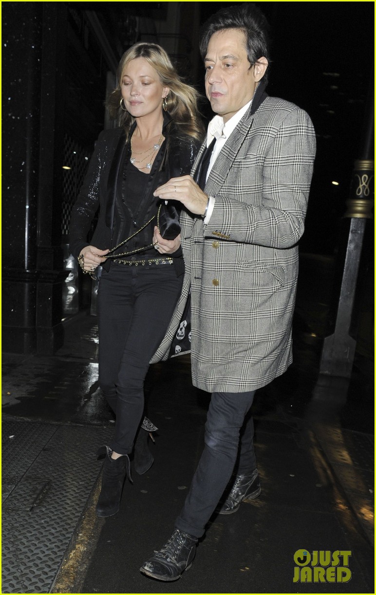 Cara Delevingne Hangs With Kendall Jenner & Sam Smith at London Fashion ...