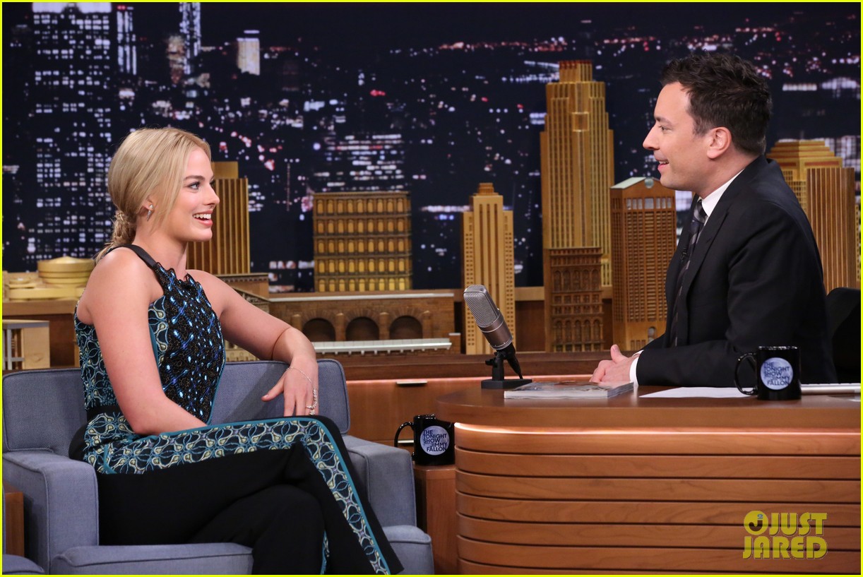 Margot Robbie Beats Jimmy Fallon at Flip Cup (Video): Photo 3315404 ...