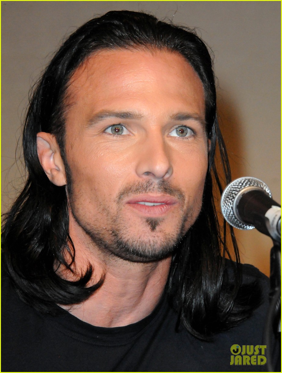 'Power Ranger' Ricardo Medina Jr. Arrested for Murder, Stabs Roommate ...