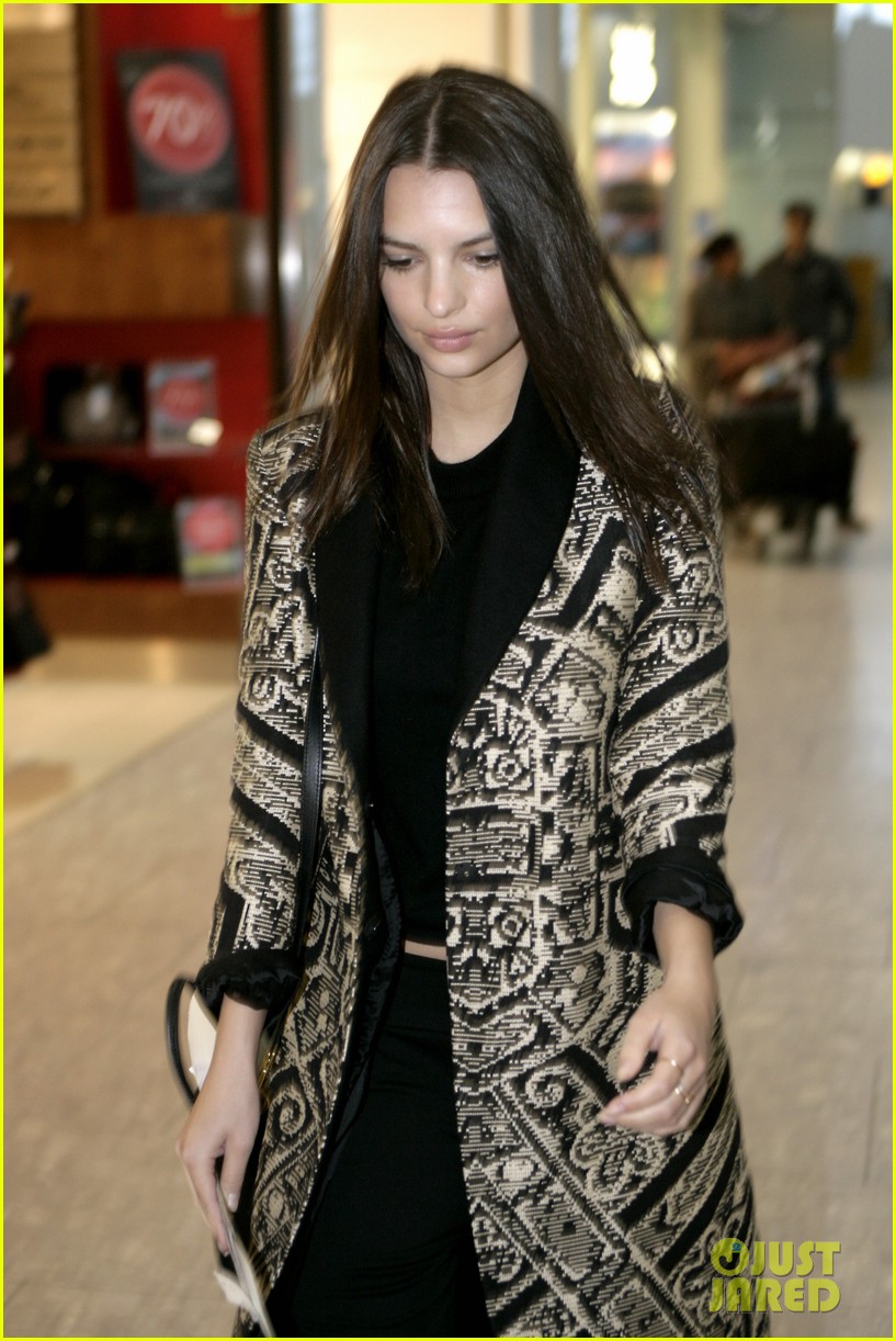 Emily Ratajkowski Didn't Recognize Ben Affleck the First Time She Met ...