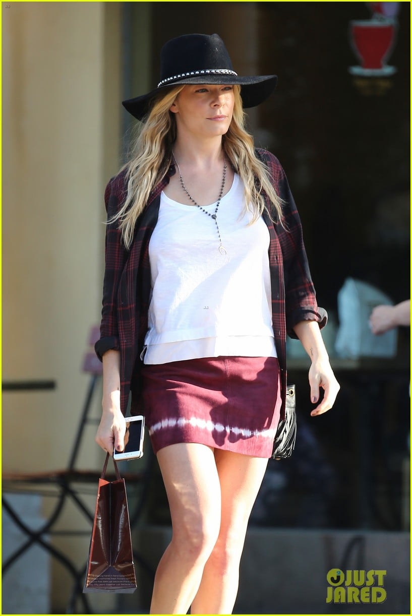 LeAnn Rimes Watches Eddie Cibrian Film 'Baby Daddy' on Fun Friday ...