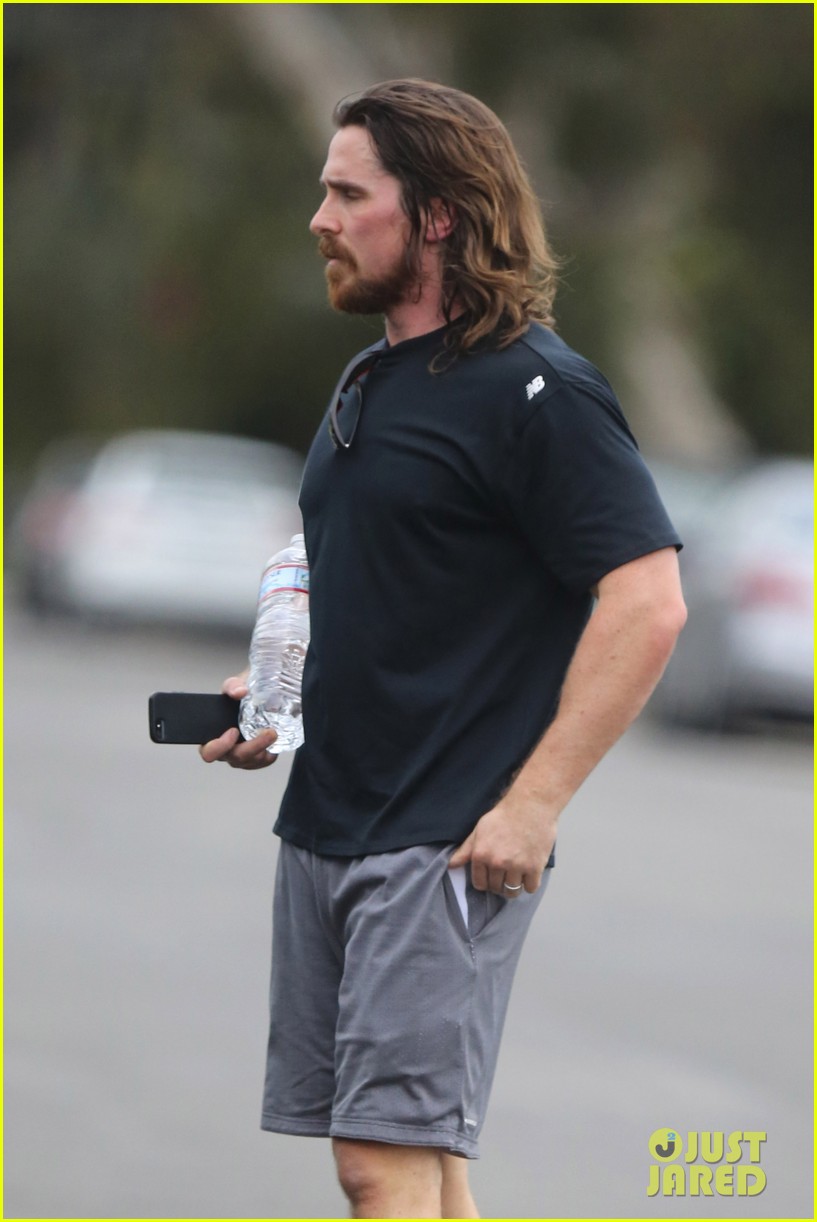 Christian Bale Keeps Up His Fitness Regimen Before 'Jungle Book ...