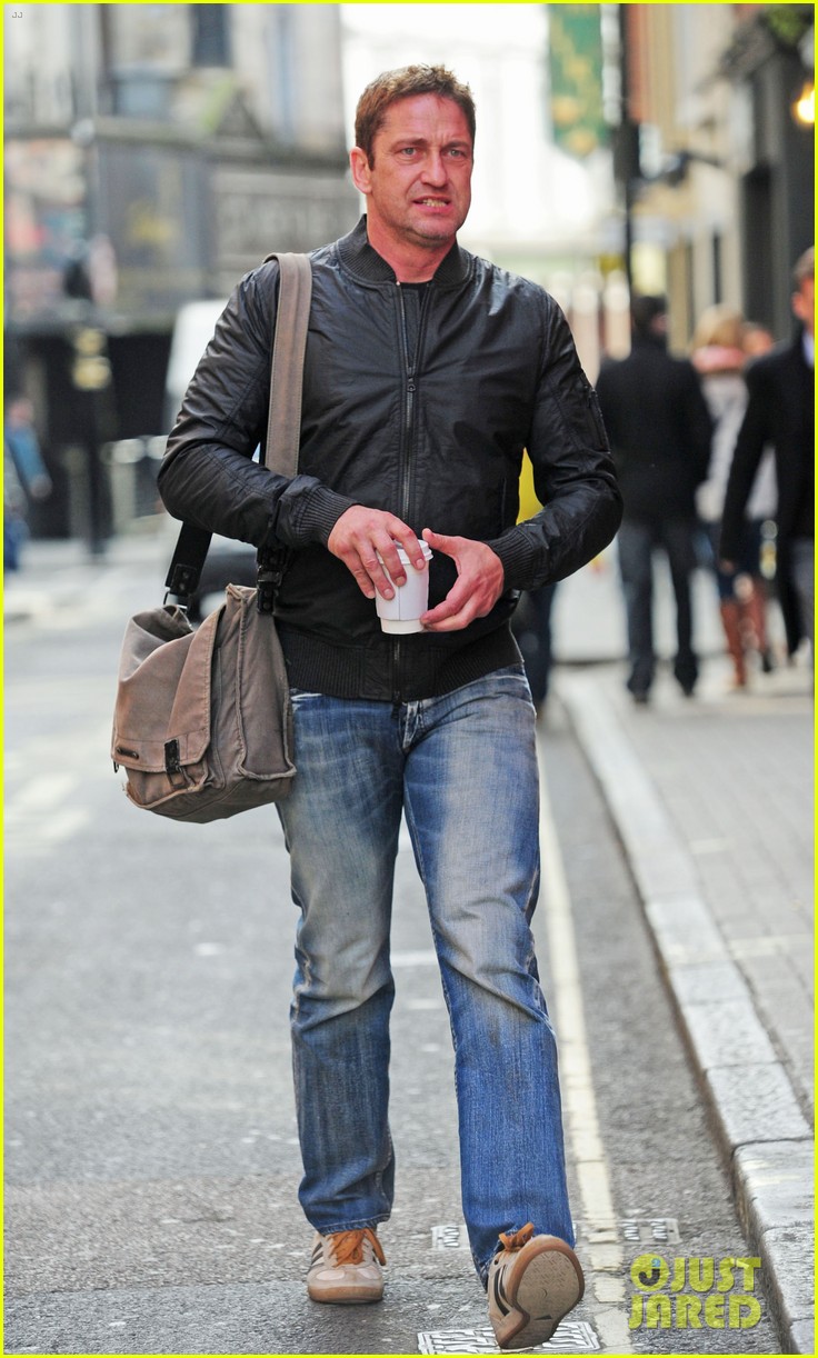 Gerard Butler Explores the City Before 'London Has Fallen' Filming ...