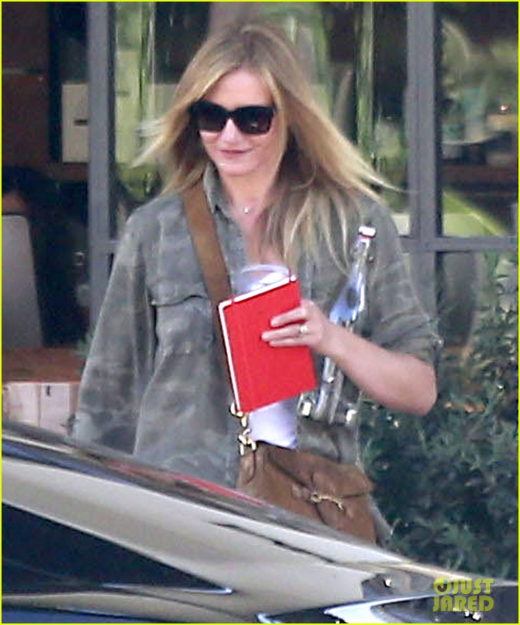 Cameron Diaz Gets Her Hair Done in Beverly Hills: Photo 3332291 ...