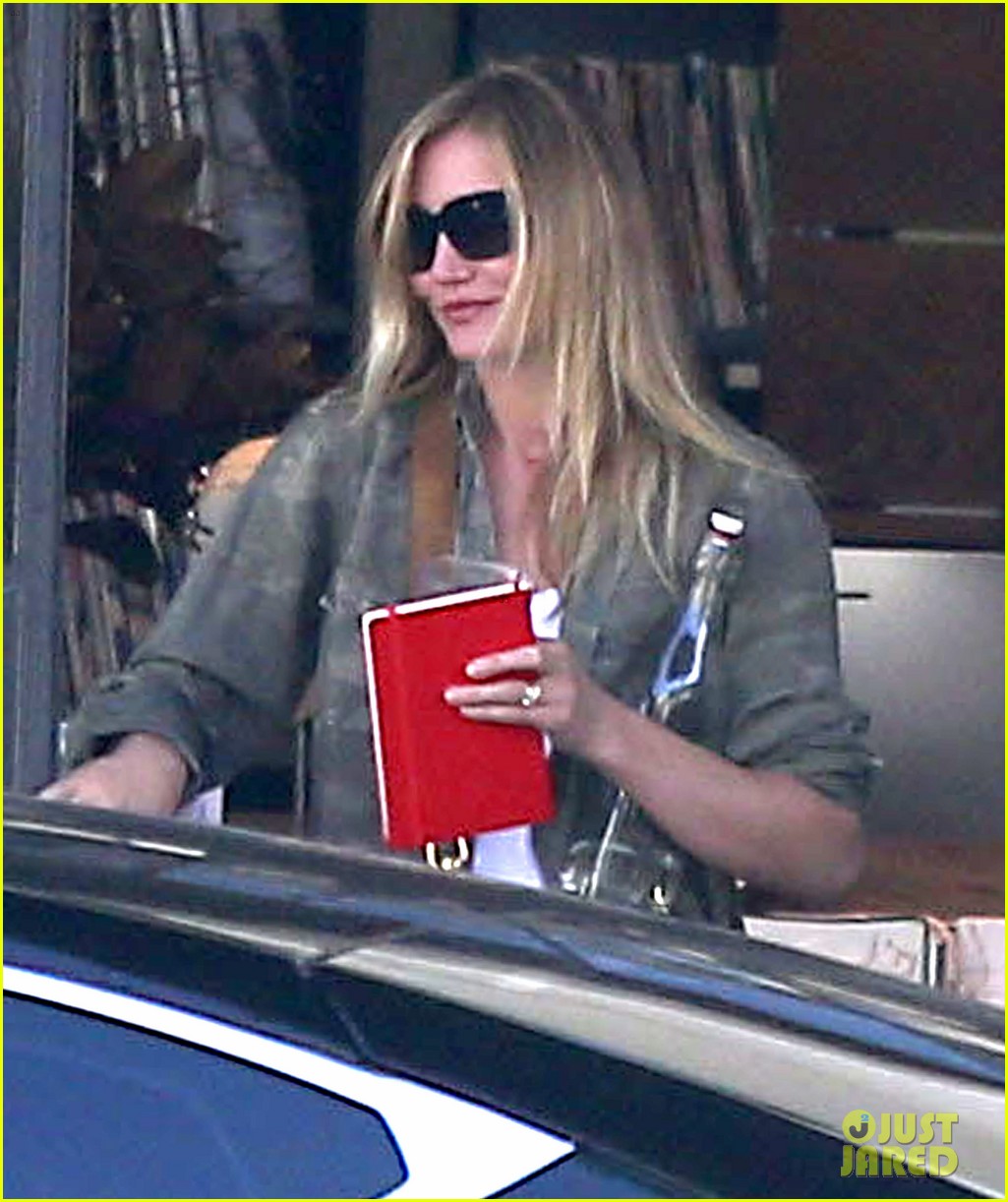 Cameron Diaz Gets Her Hair Done in Beverly Hills: Photo 3332293 ...