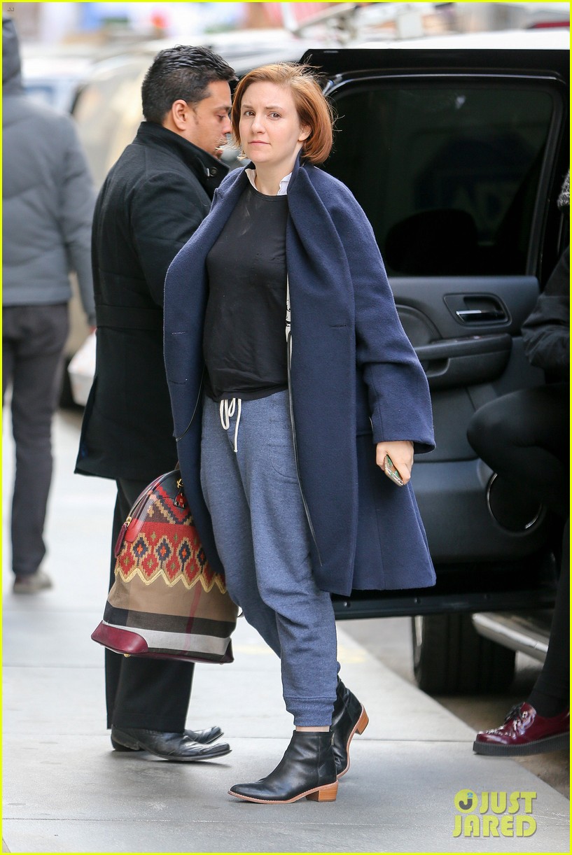 Lena Dunham Debuts New Pixie Cut & Talks Guest Starring on 'Scandal' on ...