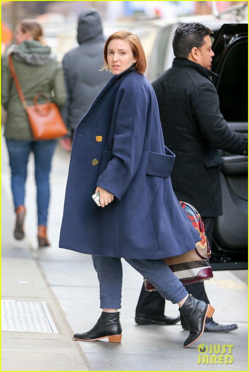 Lena Dunham Debuts New Pixie Cut & Talks Guest Starring on 'Scandal' on ...