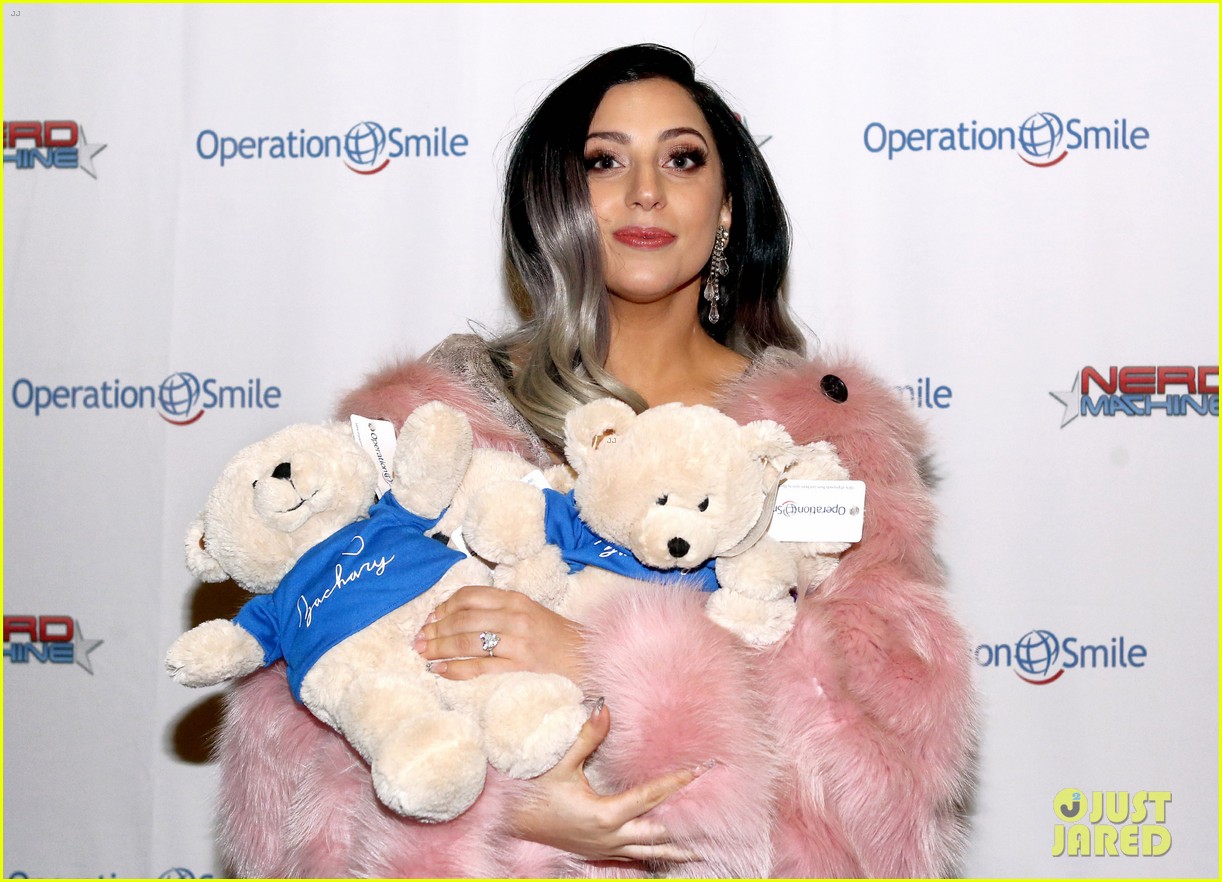 Lady Gaga & Taylor Kinney Pack on the PDA at Operation Smile's ...
