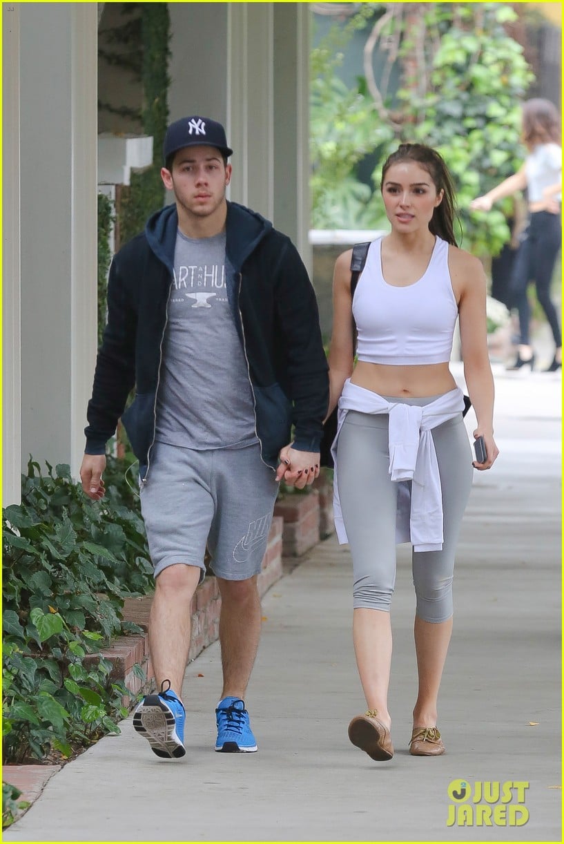 Nick Jonas' Girlfriend Olivia Culpo Puts Toned Tummy On Display: Photo 3323660 | Nick Jonas ...
