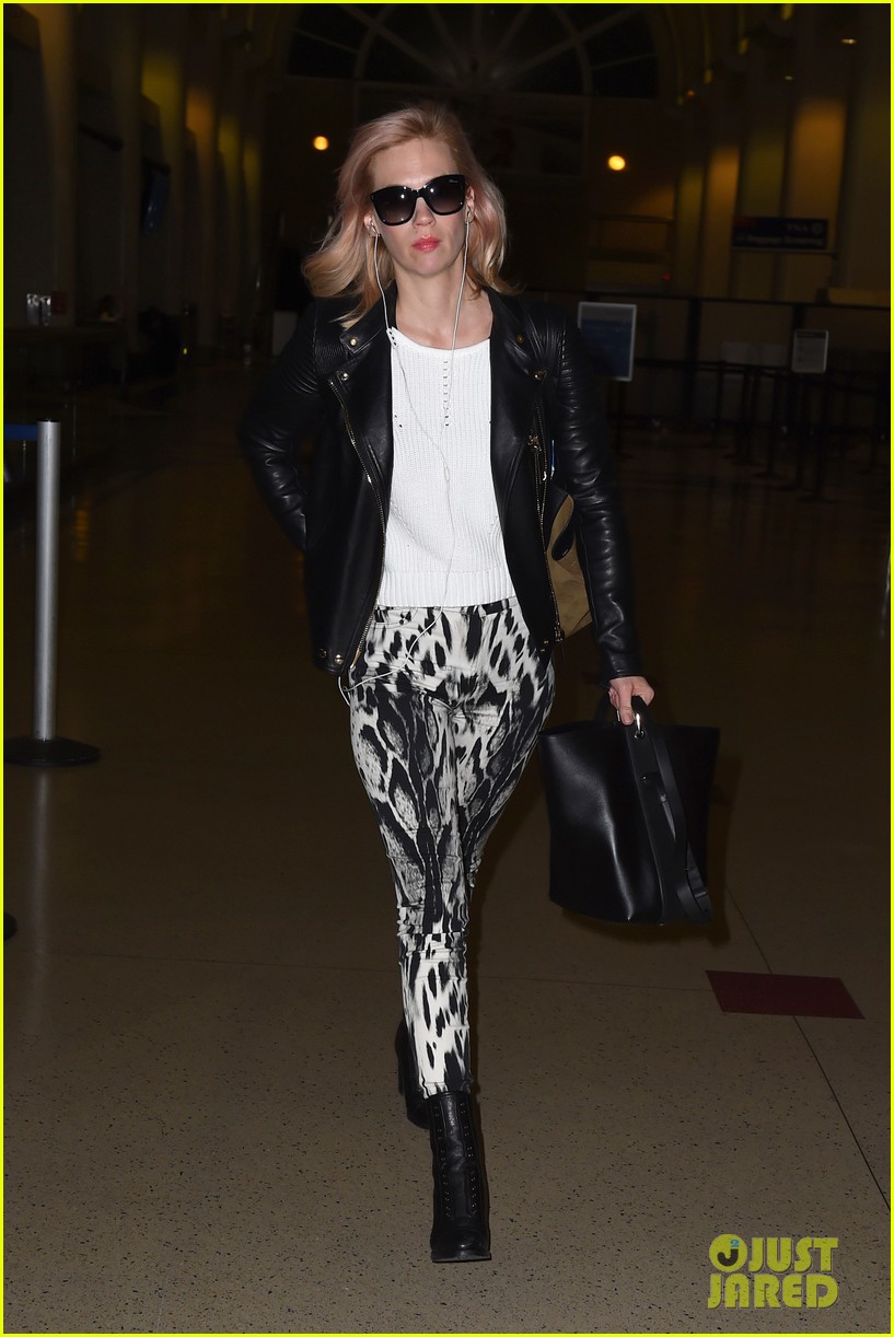 January Jones Plays Pie Golf with Jimmy Fallon As Christina Hendricks ...