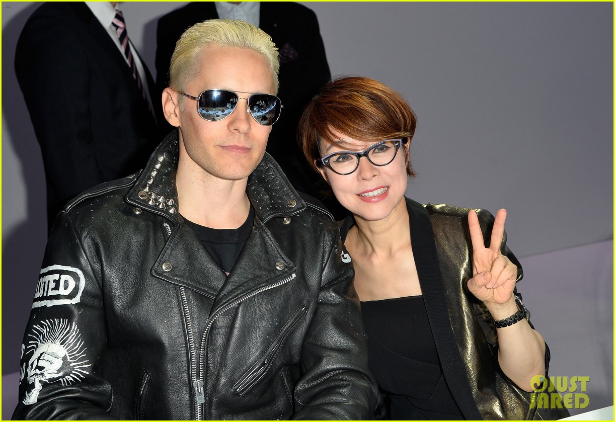 Jared Leto Mingles with Models During Paris Fashion Week: Photo 3320808 ...