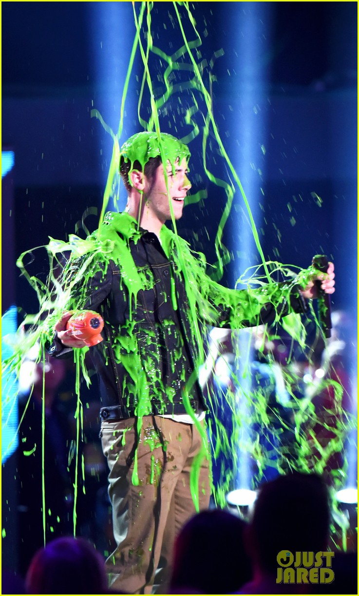 Nick Jonas Gets Slimed & Attempts to Hug Girlfriend Olivia Culpo at ...