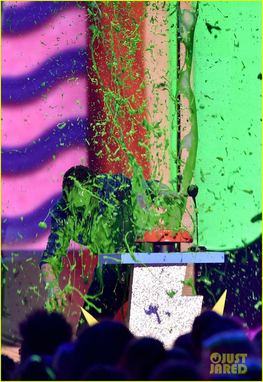 Nick Jonas Gets Slimed & Attempts to Hug Girlfriend Olivia Culpo at ...