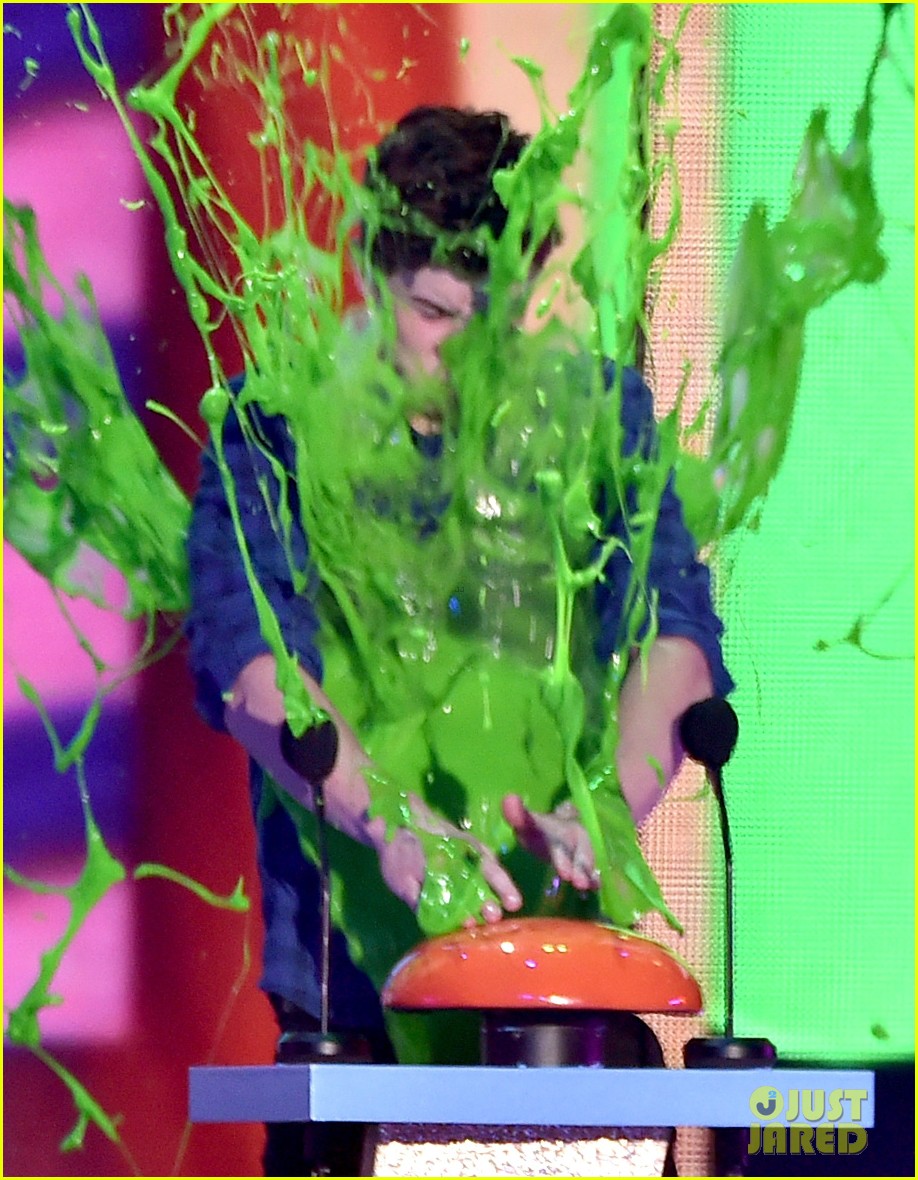 Nick Jonas Gets Slimed & Attempts to Hug Girlfriend Olivia Culpo at ...