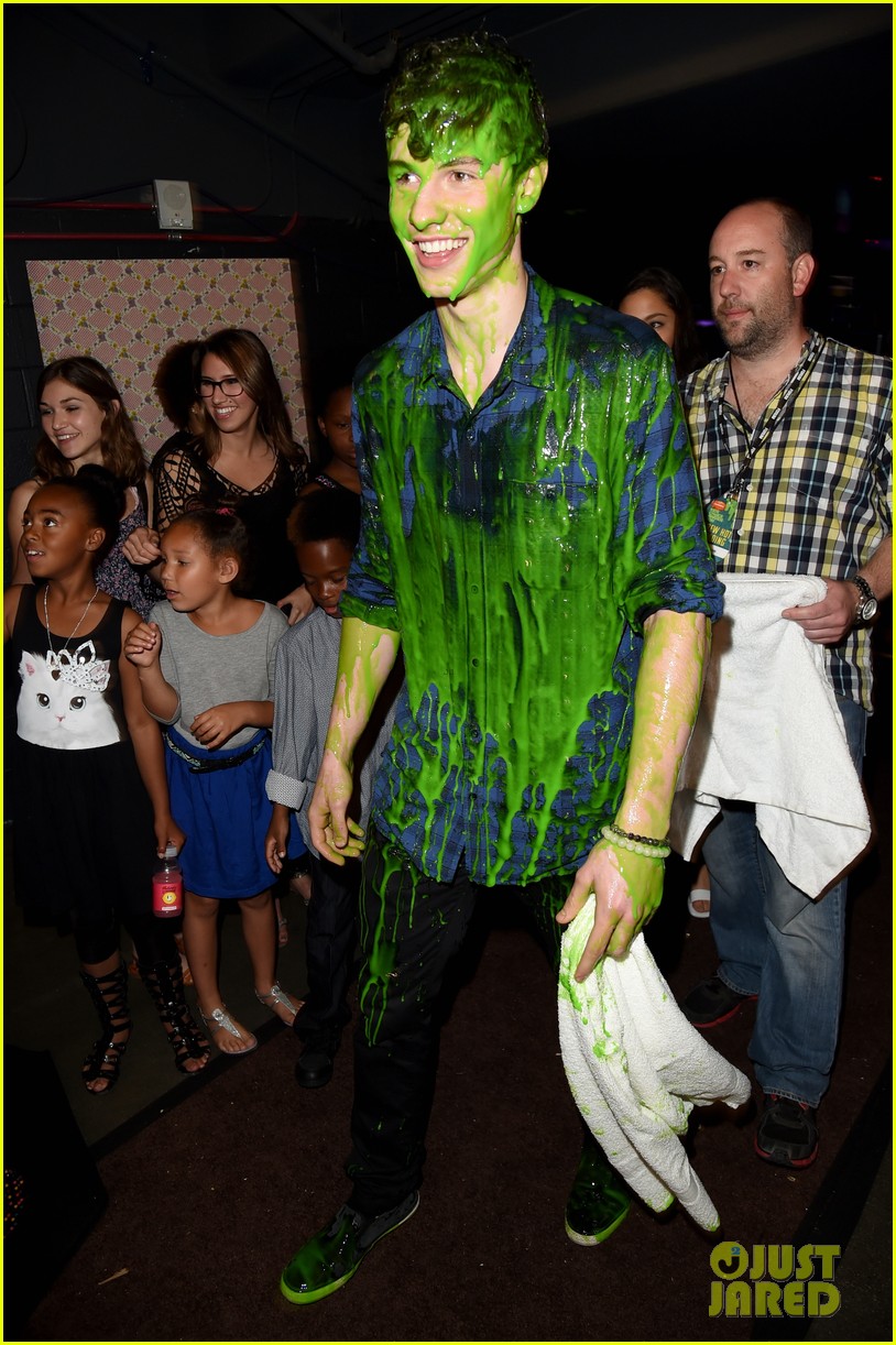 Nick Jonas Gets Slimed & Attempts to Hug Girlfriend Olivia Culpo at ...