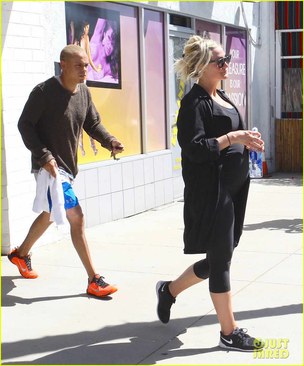 Photo: ashlee simpson evan ross gym before baby 13 | Photo 3349132 ...