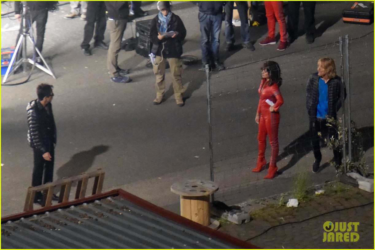 Penelope Cruz Rocks Sexy Red Jumpsuit for 'Zoolander 2': Photo 3356335 ...