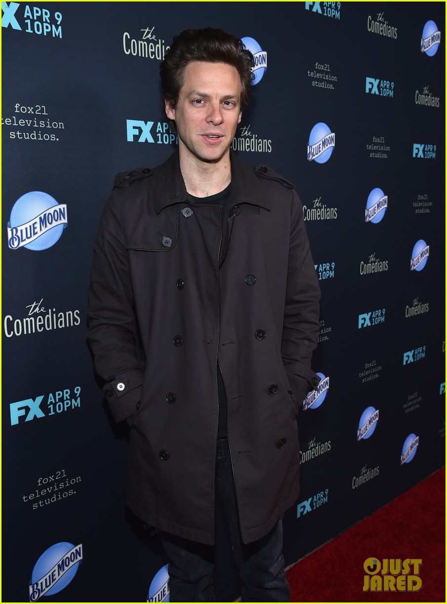 Josh Gad & Billy Crystal Team Up at 'The Comedians' Premiere!: Photo ...