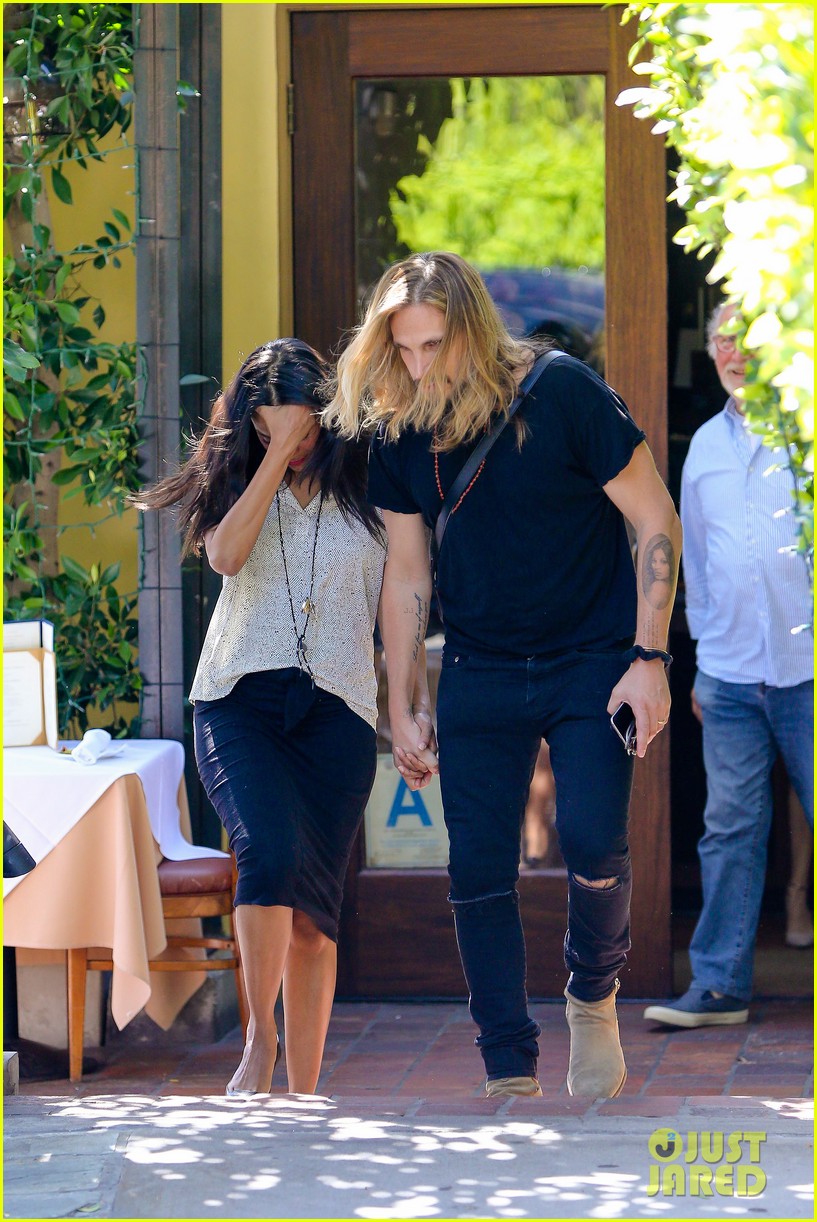 Zoe Saldana Helps Celebrate Her Father-in-Law's Birthday: Photo 3338931 ...