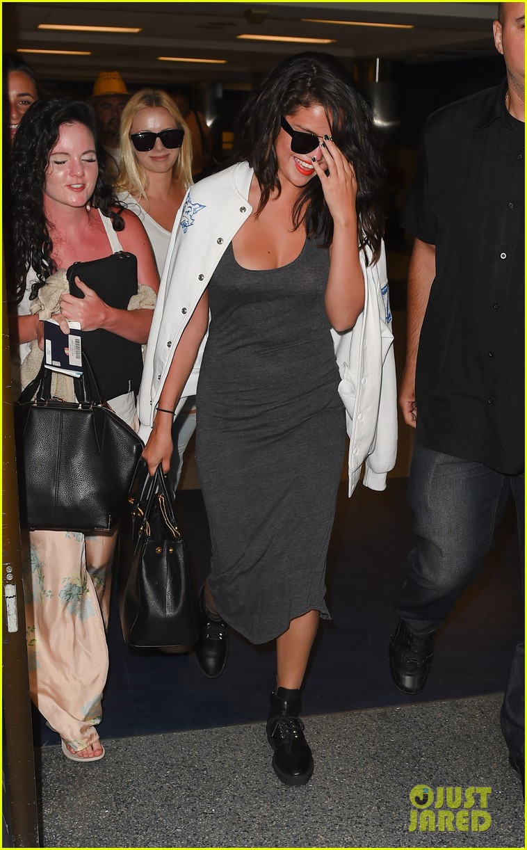 Selena Gomez Is Back From Vacation & Ready to Get Back to the Studio ...