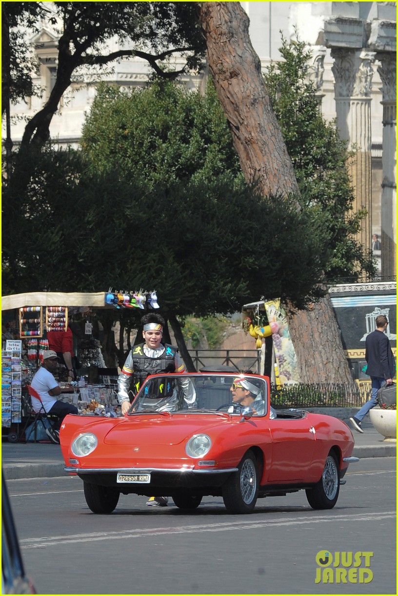 Ben Stiller & Cyrus Wear Matching Headbands For 'Zoolander 2' Car ...