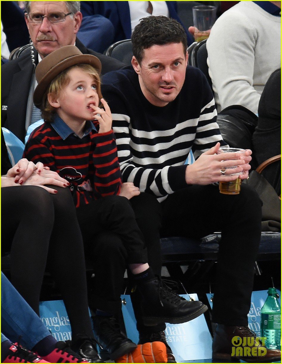 Liv Tyler & Dave Gardner Take Their Sons to a Knicks Game!: Photo ...
