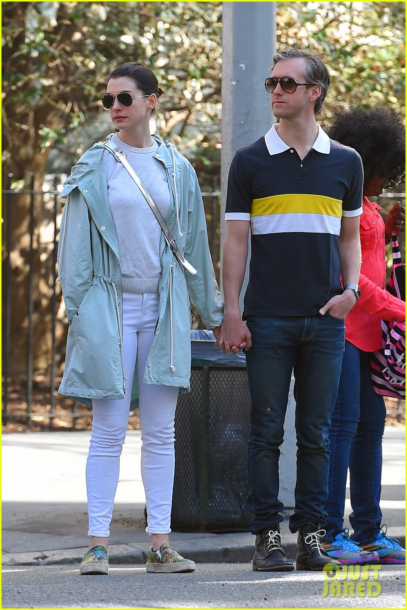 Anne Hathaway Keeps Busy With 'Grounded,' While Hubby Adam Shulman ...