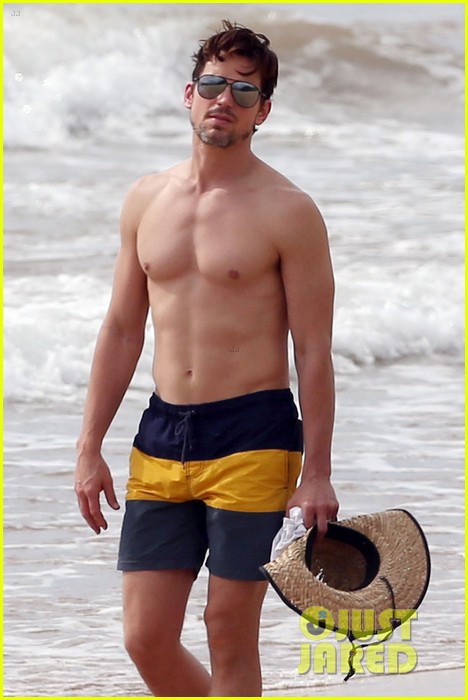 Matt Bomer Goes Shirtless in Hawaii with Husband Simon Halls: Photo 3373990 | Matt Bomer ...