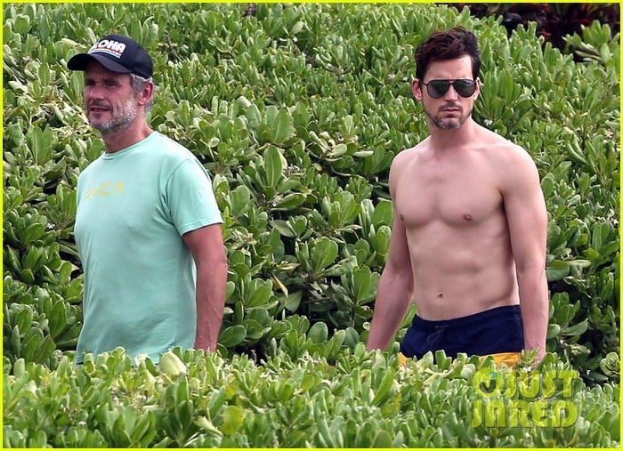 Matt Bomer Goes Shirtless in Hawaii with Husband Simon Halls: Photo 3374001 | Matt Bomer ...