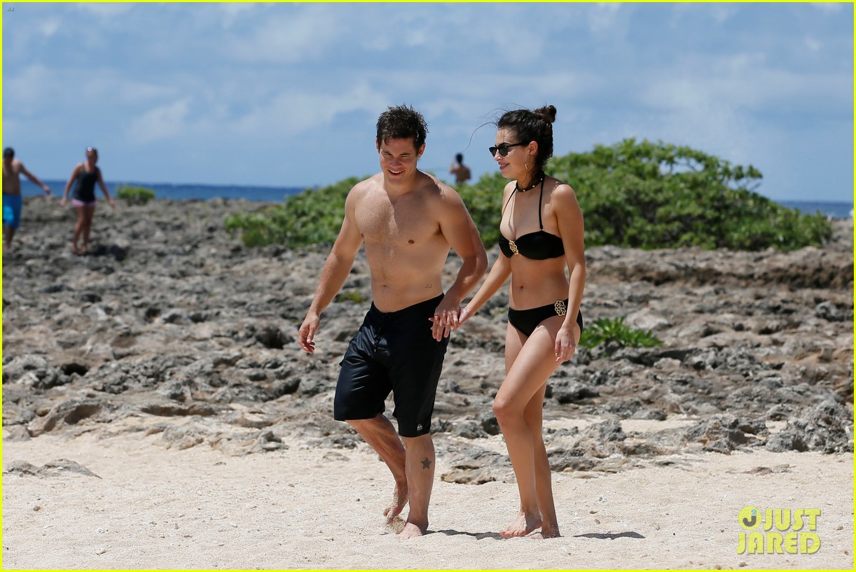 Pitch Perfect's Adam DeVine Goes Shirtless, Kisses Girlfriend Chloe Bridges in Hawaii!: Photo ...