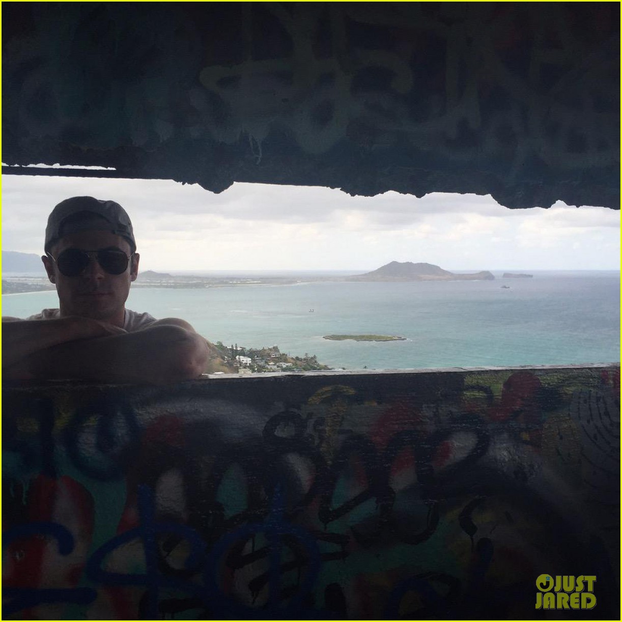 Zac Efron Looks So Ripped During Memorial Day Weekend: Photo 3378433 ...