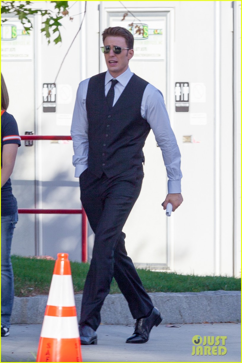 Chris Evans Begins Filming 'Captain America: Civil War' - First On Set ...
